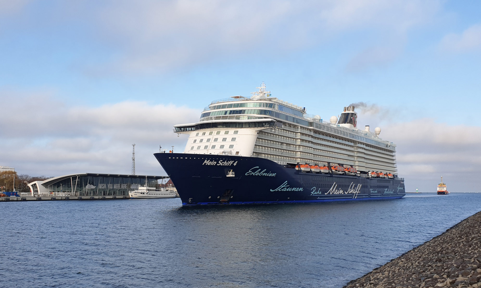 Mein Schiff 4 Erstanlauf in Warnemünde » Kreuzfahrtpiraten